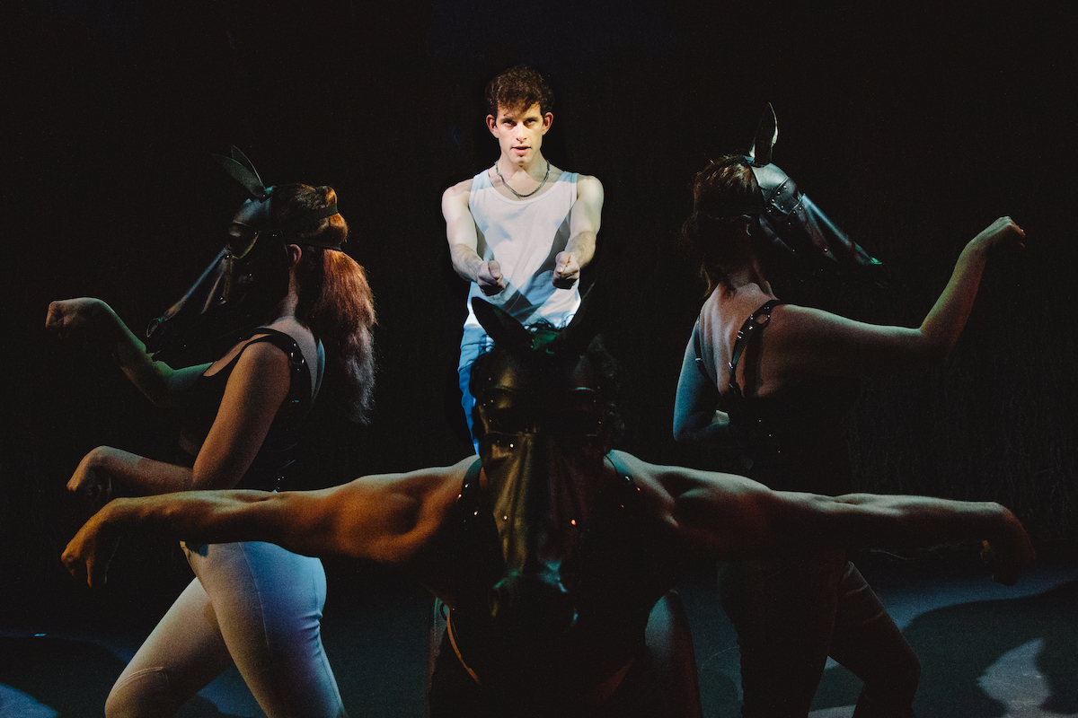 Roberto Álvarez y Álex Villazán protagonizan "Equus", la obra maestra ...